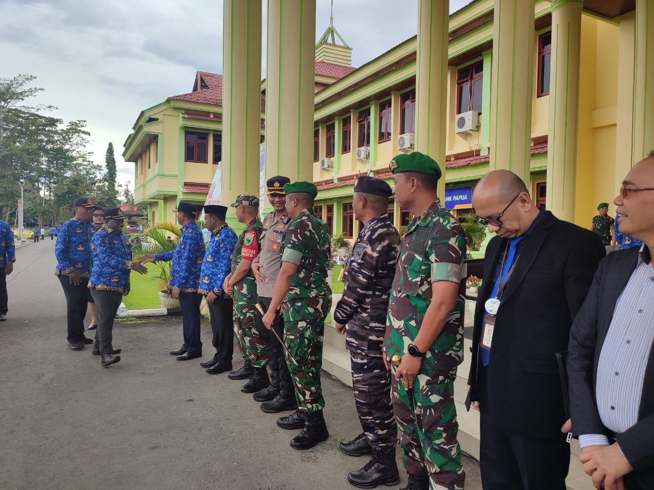 Pemkab Mantapkan Program 100 Hari Kerja Bupati Terpilih Yohanis-Joko – Suara Teluk